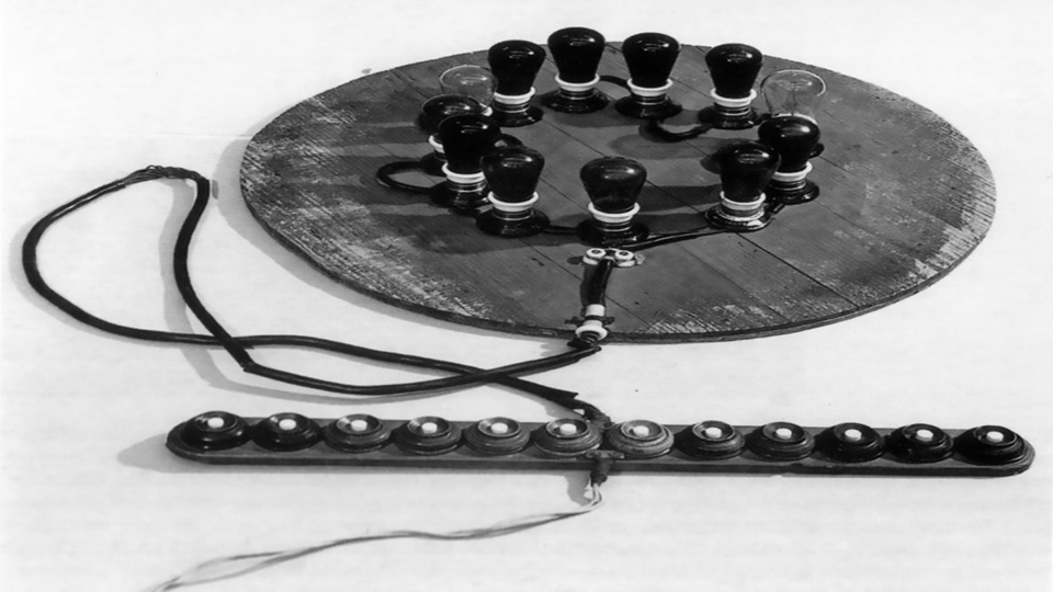 Clavier à lumières, a synesthetic instrument - Age of Audio